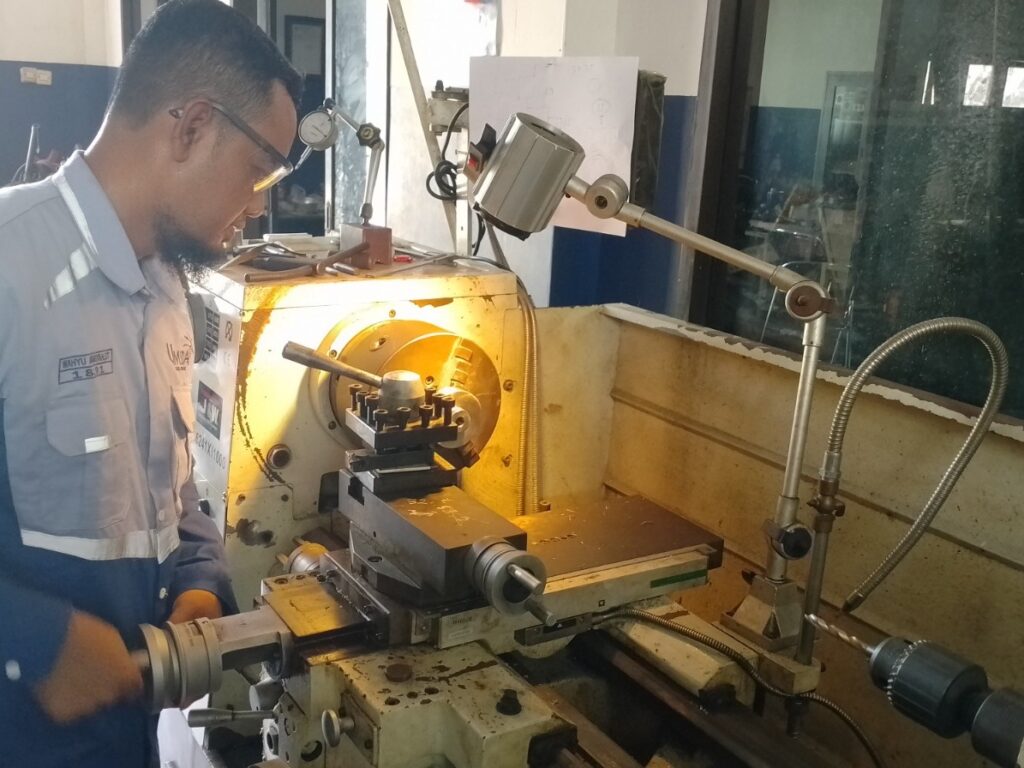 Inovasi Mesin Uji Getaran Umsida Masuk Diseminasi Nasional KILab 2025 ...